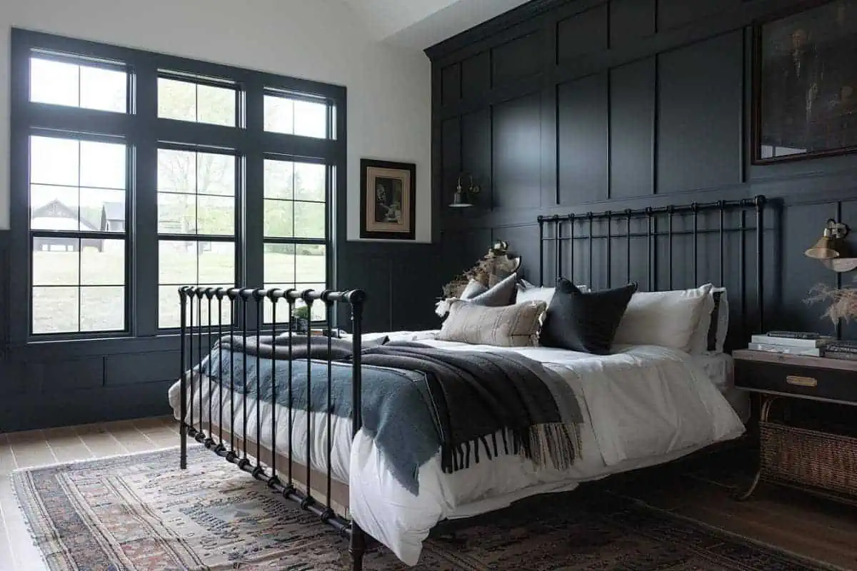 31 Bedrooms So Dark And Moody, They'll Make You Want To Redecorate ...