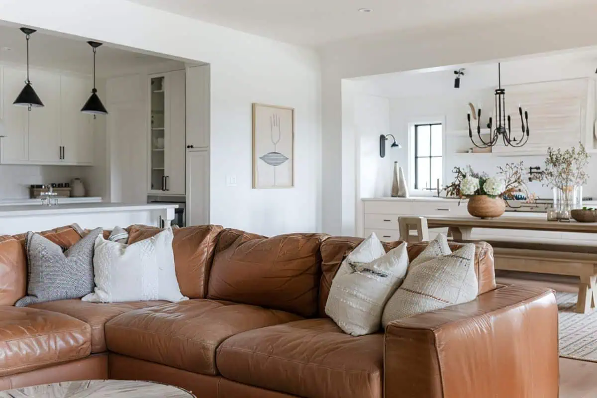 40 Cognac Leather Couch Ideas That Will Transform Your Living Room ...