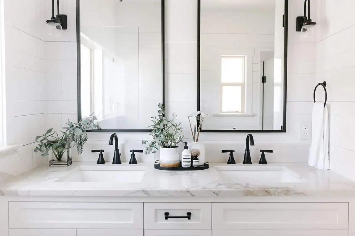 22 Stunning Modern Farmhouse Bathrooms to Inspire Your Refresh - Restore Decor & More