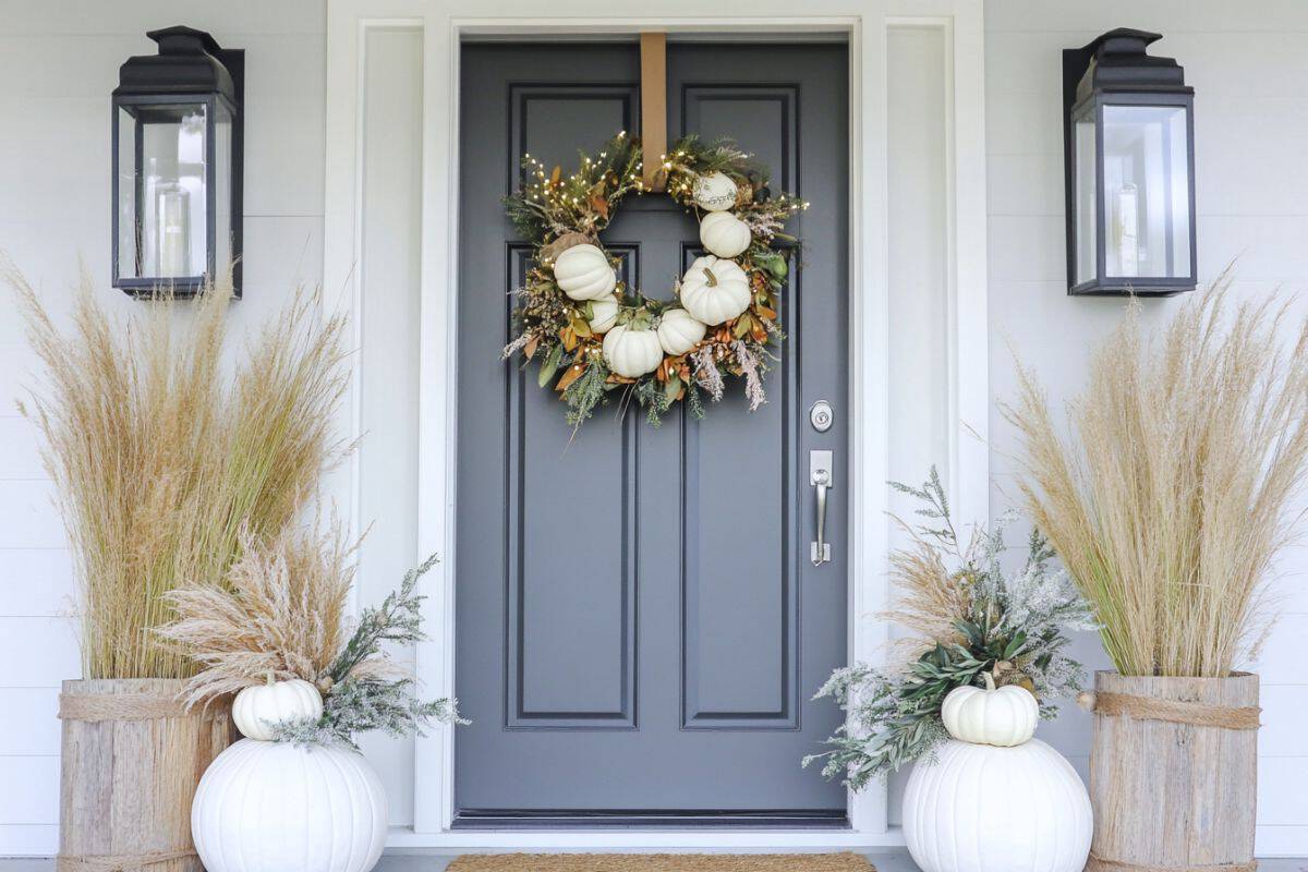 20+ Fall Wreaths That Will Make Your Front Door Pop This Season ...