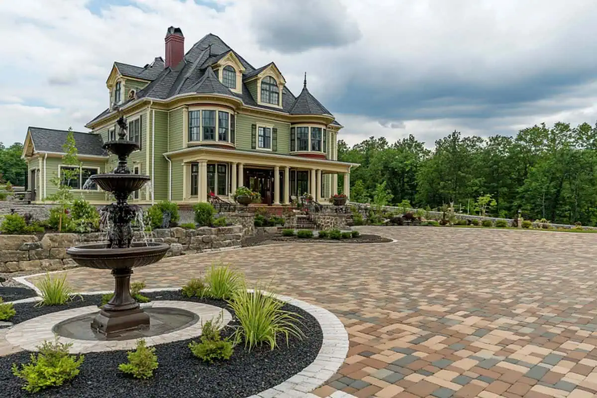 20 Gorgeous Victorian Homes You’ll Love - Restore Decor & More