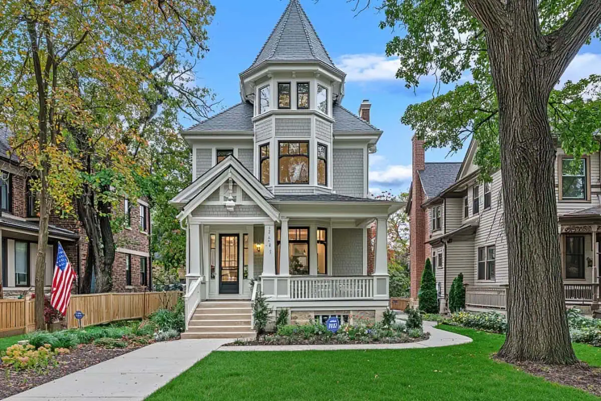 20 Gorgeous Victorian Homes You’ll Love - Restore Decor & More