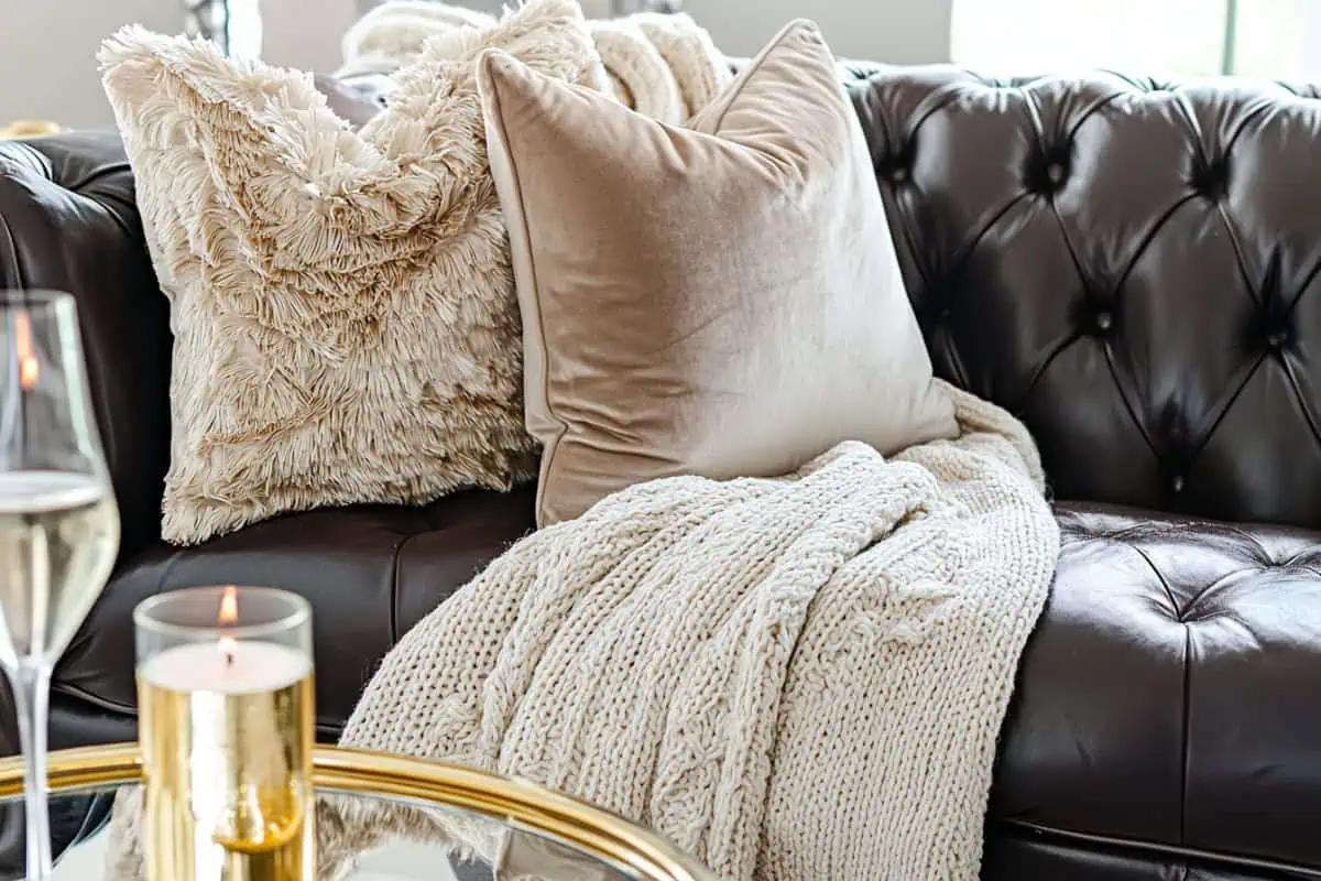 What Colors Go With Dark Brown? 14 Combinations For The Home - Restore ...