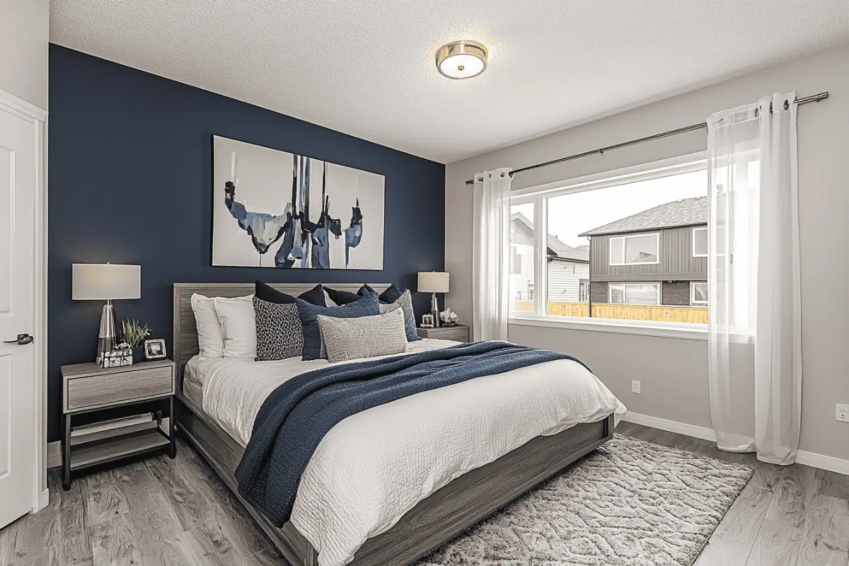 What Colors Go With Navy Blue? 13 Striking Combos - Restore Decor & More