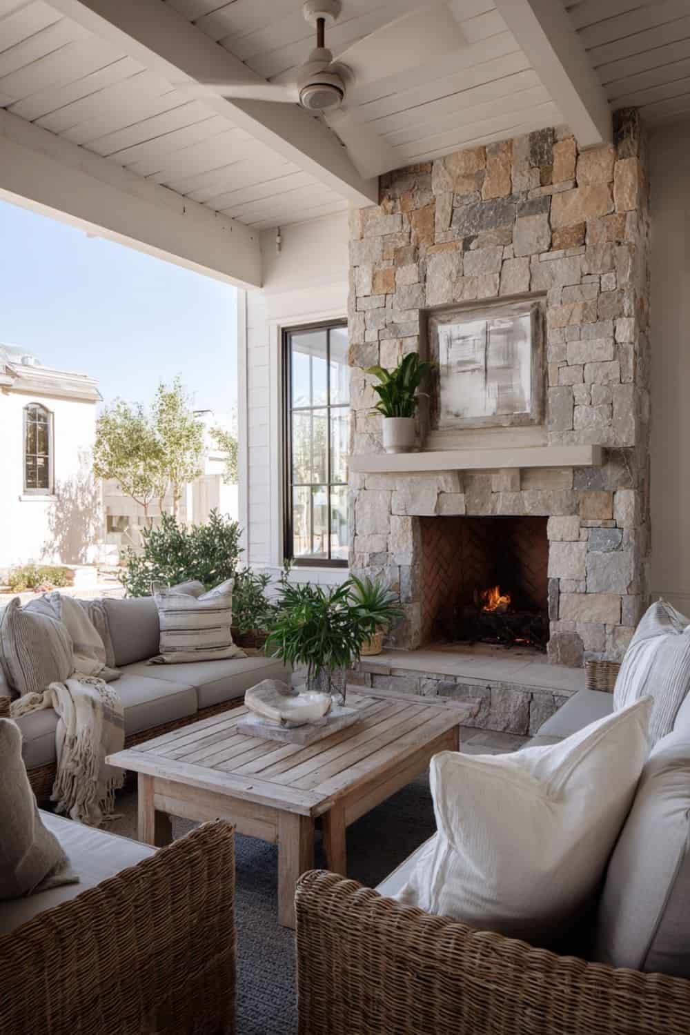 30 Covered Patio Ideas With Fireplaces That Will Make You Want to Move ...