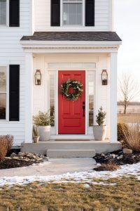 12 Stunning Colors That Go With Red (#7 Might Surprise You!) - Restore ...