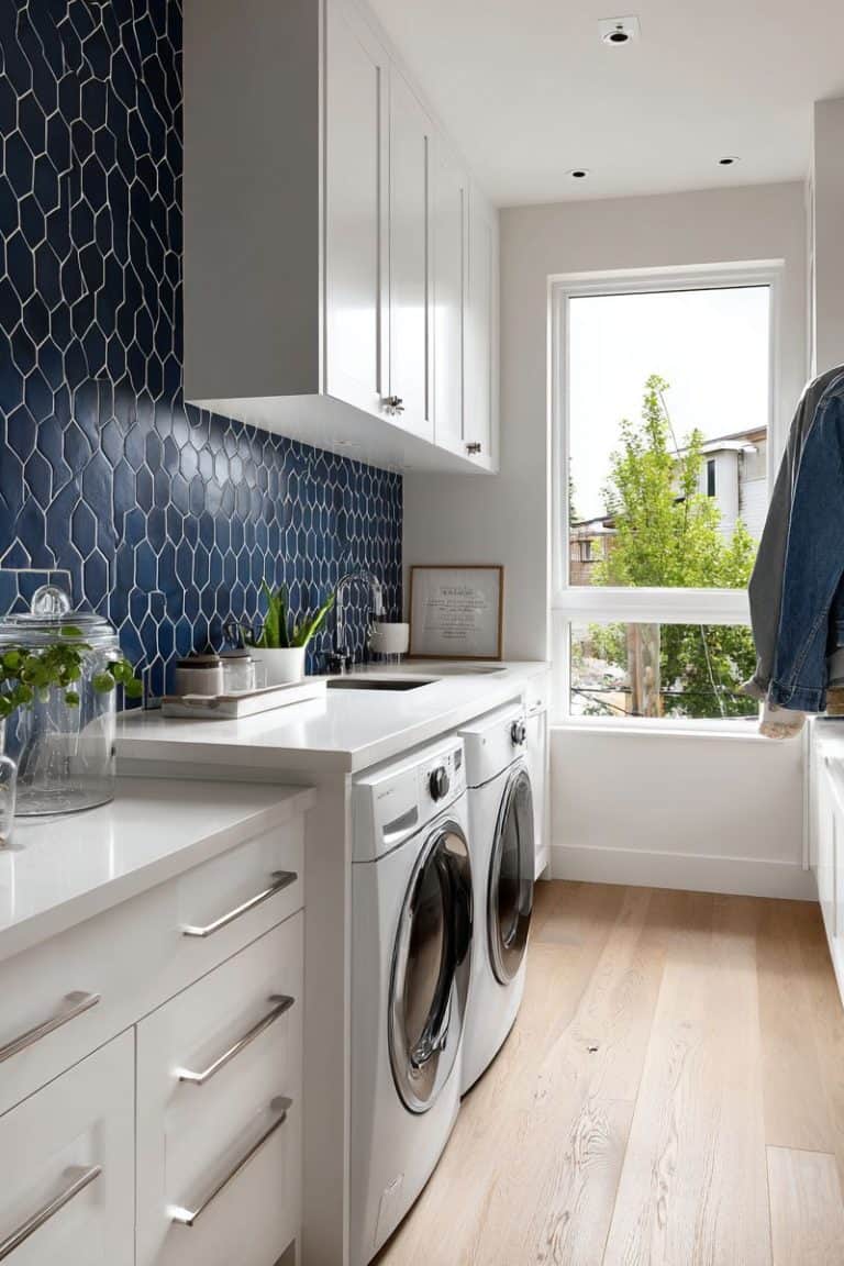 7 Must-Haves That Will Instantly Elevate Your Coastal Laundry Room ...